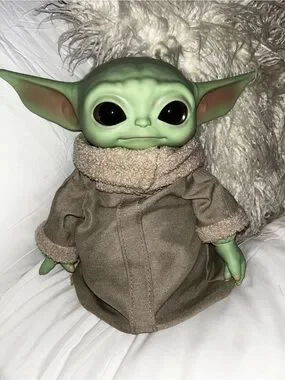 Other | The Child Grogu Collectible Figure In Green With Tan Robe ...